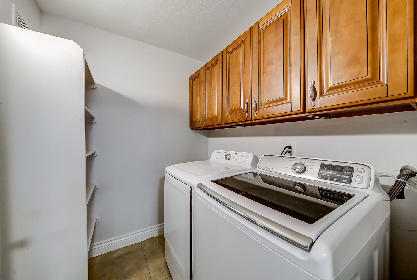 18 laundry room_MLS - The Dulcie Crawford Group